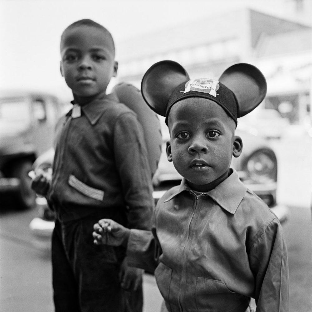 Vivian Maier - Photographer's Biography & Art Works - Huxley-Parlour ...